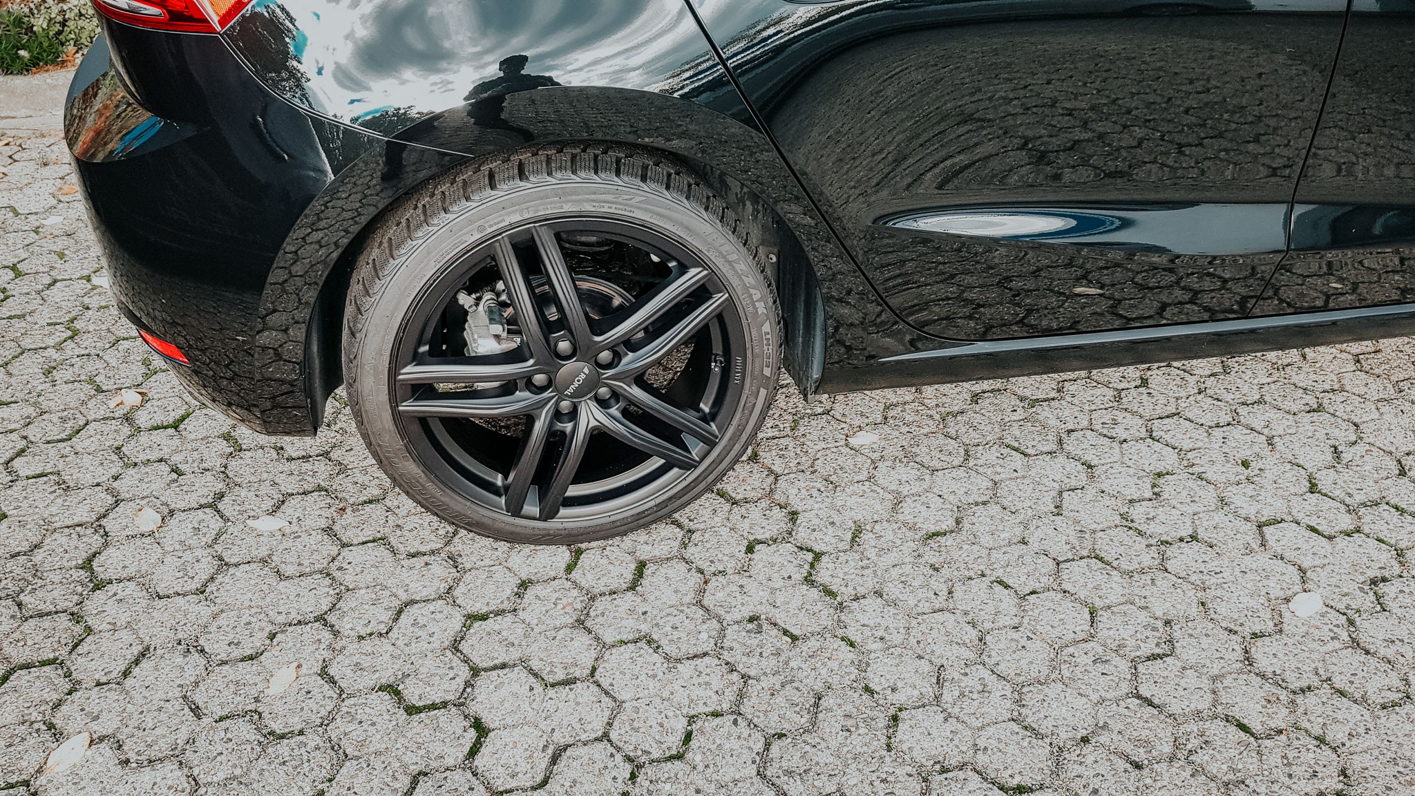 Ronal R65 jetblack-matt 6.5x17 ET50 - LK5/114.3 ML82 | Felge - Alu - RSU.de