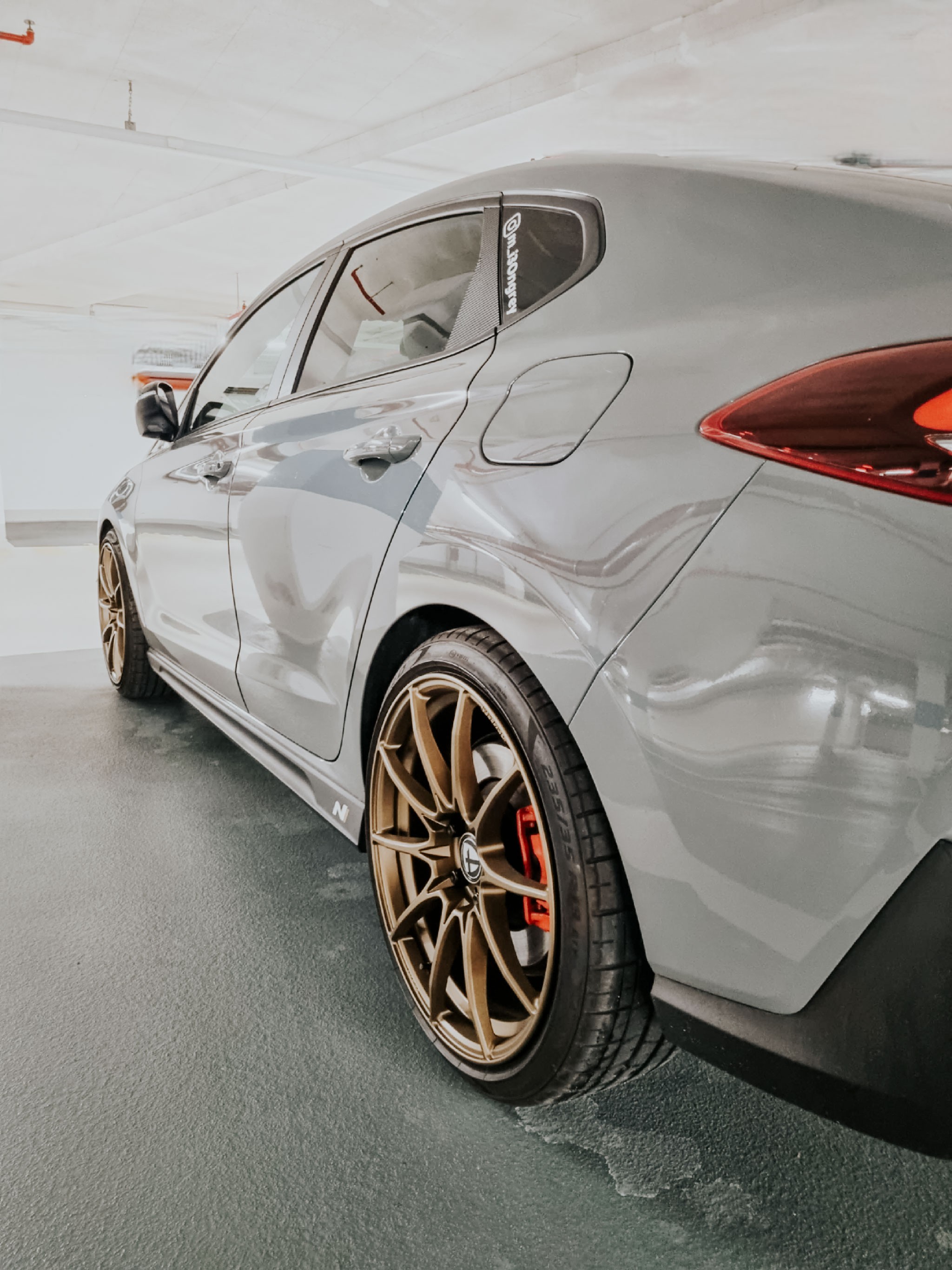 Tomason TN25 Superlight mattbronze 8x18 ET45 - LK5/112 ML72.6 | Felge ...